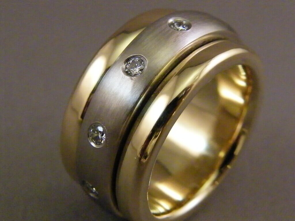 Steentje in ring laten zetten | Juwelier Helmond